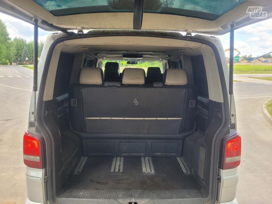 Grey Volkswagen Multivan 2003 in Vilnius, with an engine capacity of 2.50 L and mileage of 428 thousand km for 4350 €, photo 16 on AUTOMOTO.COM.LV