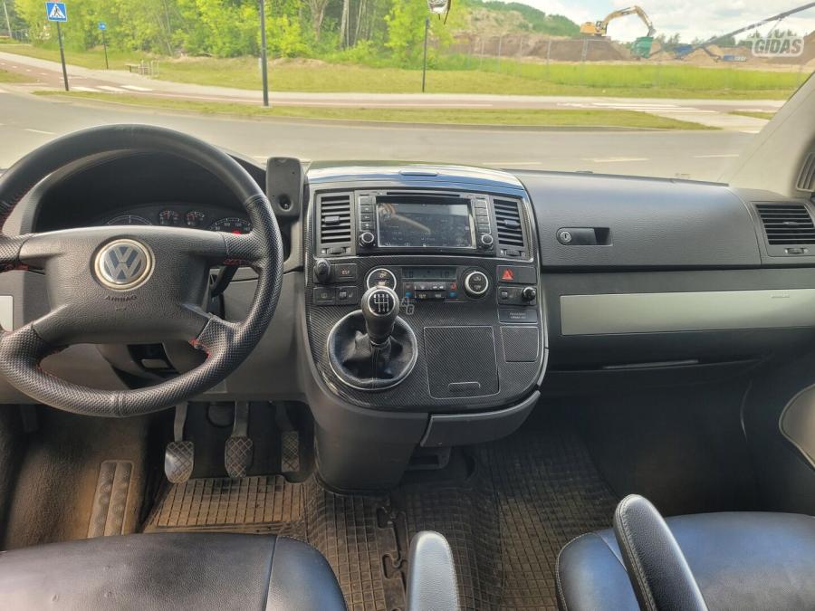 Grey Volkswagen Multivan 2003 in Vilnius, with an engine capacity of 2.50 L and mileage of 428 thousand km for 4350 €, photo 20 on AUTOMOTO.COM.LV