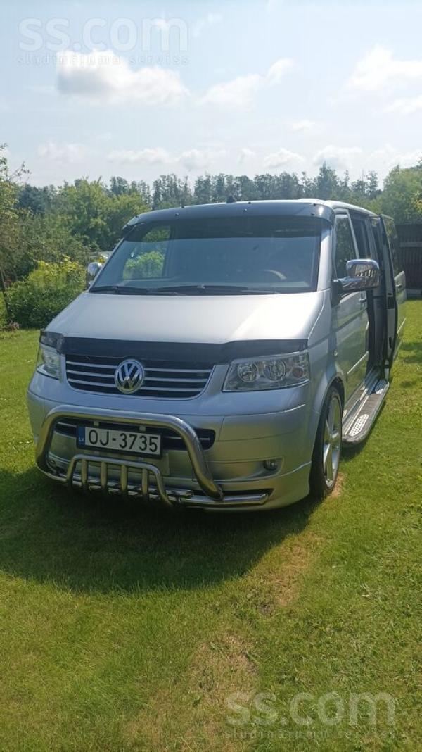 Grey Volkswagen Multivan 2003 in Saldus, with an engine capacity of 3.00 L and mileage of 327 thousand km for 9000 €, photo 1 on AUTOMOTO.COM.LV