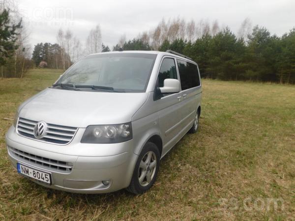 Pelēks Volkswagen Multivan 2004 Jelgava, ar dzinēja tilpumu 2.50 L un nobraukumu 315 tūkst. km par 7150 €, foto 1 vietnē AUTOMOTO.COM.LV