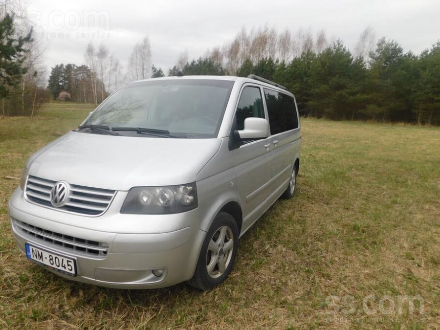 Pelēks Volkswagen Multivan 2004 Jelgava, ar dzinēja tilpumu 2.50 L un nobraukumu 315 tūkst. km par 7150 €, foto 1 vietnē AUTOMOTO.COM.LV