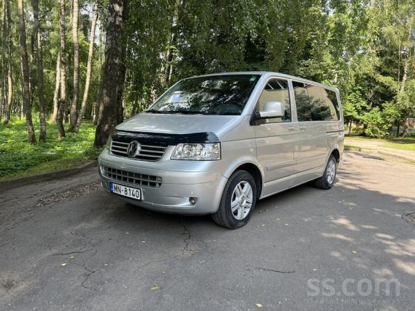 Pelēks Volkswagen Multivan 2004 Rīga, ar dzinēja tilpumu 2.50 L un nobraukumu 441 tūkst. km par 5900 €, foto 1 vietnē AUTOMOTO.COM.LV