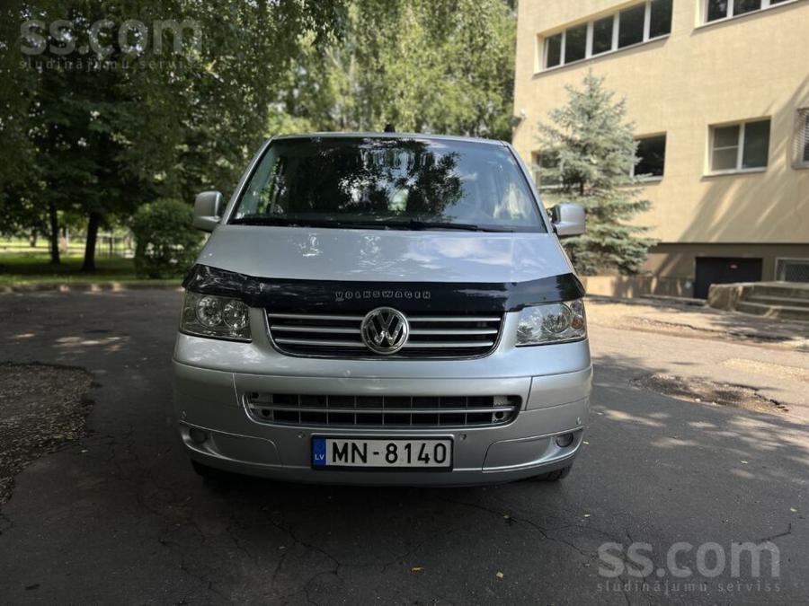 Pelēks Volkswagen Multivan 2004 Rīga, ar dzinēja tilpumu 2.50 L un nobraukumu 441 tūkst. km par 5900 €, foto 3 vietnē AUTOMOTO.COM.LV