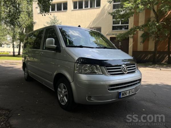 Pelēks Volkswagen Multivan 2004 Rīga, ar dzinēja tilpumu 2.50 L un nobraukumu 441 tūkst. km par 5900 €, foto 3 vietnē AUTOMOTO.COM.LV