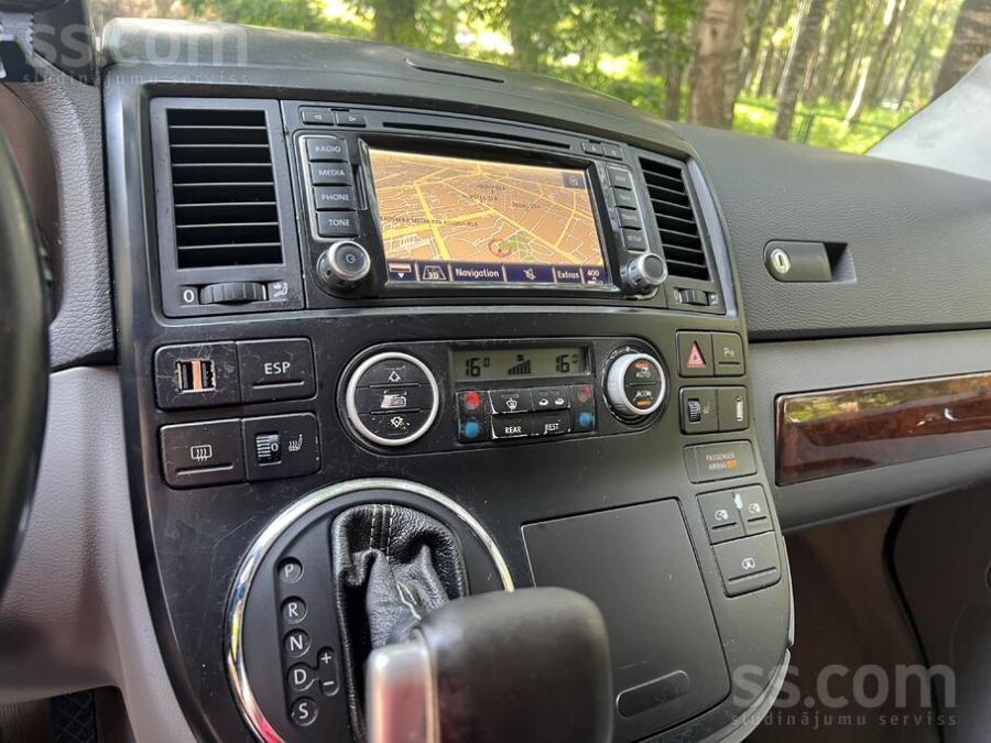 Pelēks Volkswagen Multivan 2004 Rīga, ar dzinēja tilpumu 2.50 L un nobraukumu 441 tūkst. km par 5900 €, foto 11 vietnē AUTOMOTO.COM.LV