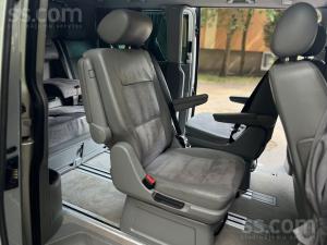 Pelēks Volkswagen Multivan 2004 Rīga, ar dzinēja tilpumu 2.50 L un nobraukumu 441 tūkst. km par 5900 €, foto 14 vietnē AUTOMOTO.COM.LV
