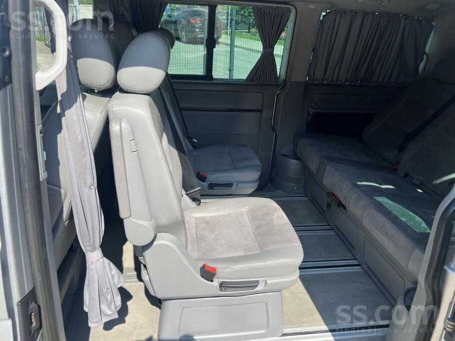 Pelēks Volkswagen Multivan 2004 Rīga, ar dzinēja tilpumu 2.50 L un nobraukumu 441 tūkst. km par 5900 €, foto 17 vietnē AUTOMOTO.COM.LV