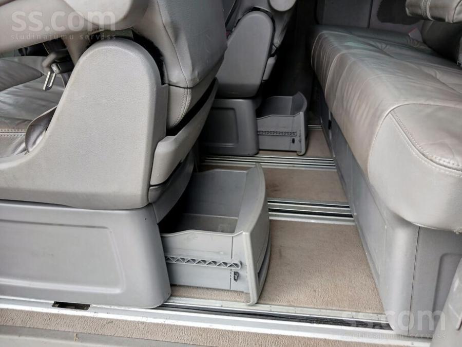 Grey Volkswagen Multivan 2004 in Riga, with an engine capacity of 2.50 L and mileage of 0 thousand km for 5890 €, photo 13 on AUTOMOTO.COM.LV