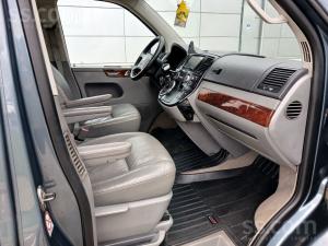 Grey Volkswagen Multivan 2004 in Riga, with an engine capacity of 2.50 L and mileage of 0 thousand km for 5890 €, photo 19 on AUTOMOTO.COM.LV