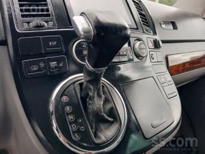 Grey Volkswagen Multivan 2004 in Riga, with an engine capacity of 2.50 L and mileage of 0 thousand km for 5890 €, photo 24 on AUTOMOTO.COM.LV