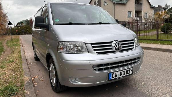 Pelēks Volkswagen Multivan 2005 Viļņa, ar dzinēja tilpumu 1.90 L un nobraukumu 368 tūkst. km par 8290 €, foto 2 vietnē AUTOMOTO.COM.LV