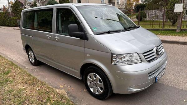 Pelēks Volkswagen Multivan 2005 Viļņa, ar dzinēja tilpumu 1.90 L un nobraukumu 368 tūkst. km par 8290 €, foto 3 vietnē AUTOMOTO.COM.LV