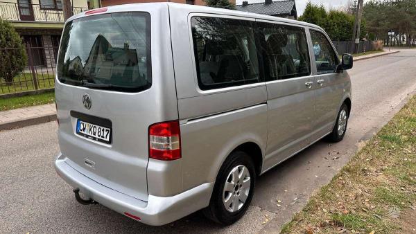 Pelēks Volkswagen Multivan 2005 Viļņa, ar dzinēja tilpumu 1.90 L un nobraukumu 368 tūkst. km par 8290 €, foto 5 vietnē AUTOMOTO.COM.LV