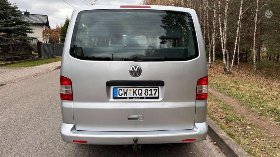 Grey Volkswagen Multivan 2005 in Vilnius, with an engine capacity of 1.90 L and mileage of 368 thousand km for 8290 €, photo 6 on AUTOMOTO.COM.LV