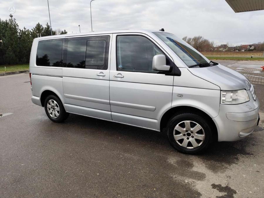 Pelēks Volkswagen Multivan 2005 Tauragė, ar dzinēja tilpumu 0.00 L un nobraukumu 296 tūkst. km par 5999 €, foto 5 vietnē AUTOMOTO.COM.LV