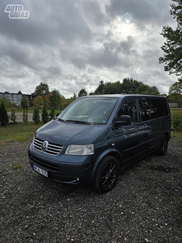 Pelēks Volkswagen Multivan 2005 Viļņa, ar dzinēja tilpumu 2.50 L un nobraukumu 360 tūkst. km par 4500 €, foto 1 vietnē AUTOMOTO.COM.LV