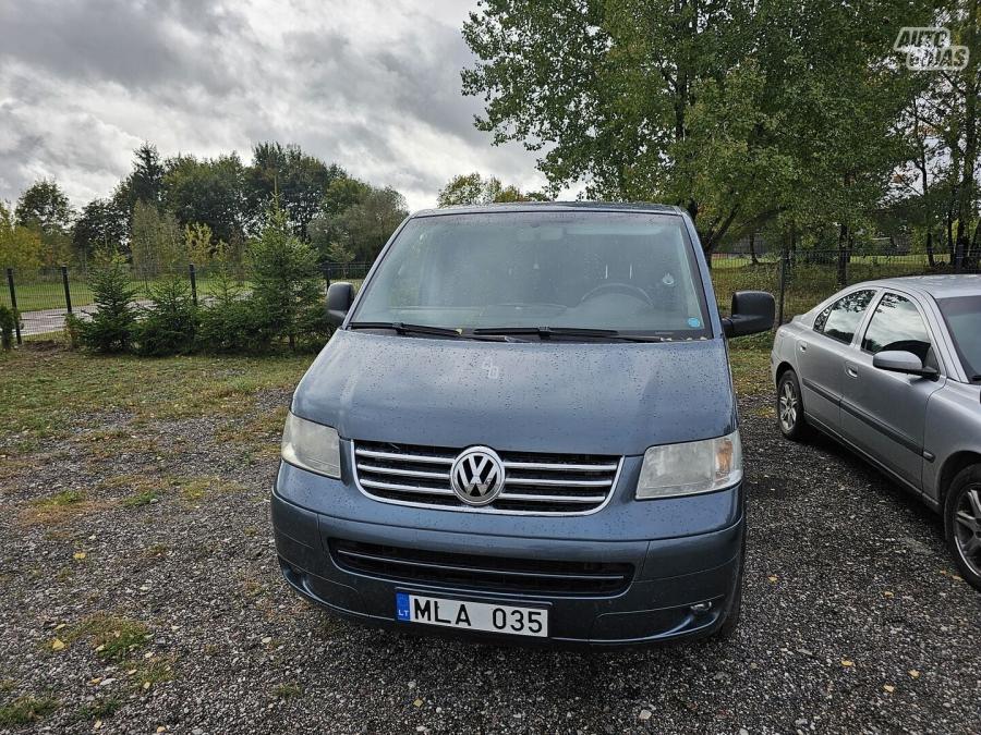 Grey Volkswagen Multivan 2005 in Vilnius, with an engine capacity of 2.50 L and mileage of 360 thousand km for 4500 €, photo 2 on AUTOMOTO.COM.LV