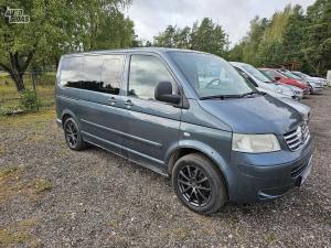Grey Volkswagen Multivan 2005 in Vilnius, with an engine capacity of 2.50 L and mileage of 360 thousand km for 4500 €, photo 3 on AUTOMOTO.COM.LV