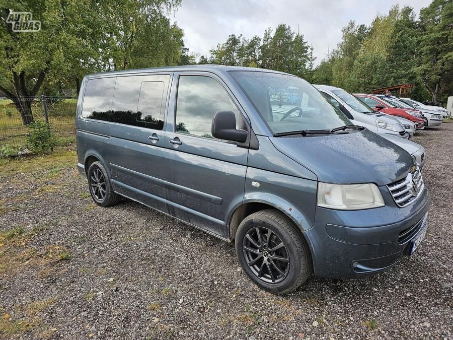 Grey Volkswagen Multivan 2005 in Vilnius, with an engine capacity of 2.50 L and mileage of 360 thousand km for 4500 €, photo 3 on AUTOMOTO.COM.LV
