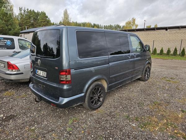 Pelēks Volkswagen Multivan 2005 Viļņa, ar dzinēja tilpumu 2.50 L un nobraukumu 360 tūkst. km par 4500 €, foto 4 vietnē AUTOMOTO.COM.LV