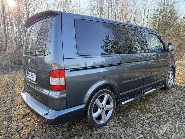 Pelēks Volkswagen Multivan 2005 Limbaži, ar dzinēja tilpumu 2.50 L un nobraukumu 363 tūkst. km par 8950 €, foto 5 vietnē AUTOMOTO.COM.LV