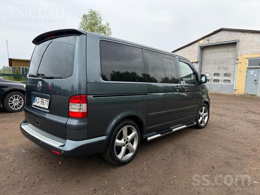 Grey Volkswagen Multivan 2005 in Limbazi, with an engine capacity of 2.50 L and mileage of 363 thousand km for 7900 €, photo 3 on AUTOMOTO.COM.LV
