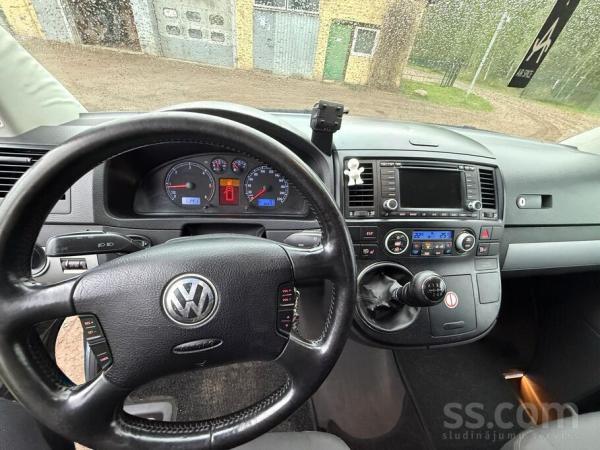 Grey Volkswagen Multivan 2005 in Limbazi, with an engine capacity of 2.50 L and mileage of 363 thousand km for 7900 €, photo 10 on AUTOMOTO.COM.LV