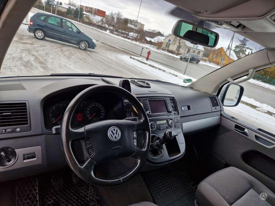 Pelēks Volkswagen Multivan 2006 Marijampole, ar dzinēja tilpumu 2.46 L un nobraukumu 238 tūkst. km par 7200 €, foto 9 vietnē AUTOMOTO.COM.LV