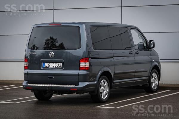 Pelēks Volkswagen Multivan 2006 Rīga, ar dzinēja tilpumu 2.50 L un nobraukumu 355 tūkst. km par 7950 €, foto 4 vietnē AUTOMOTO.COM.LV