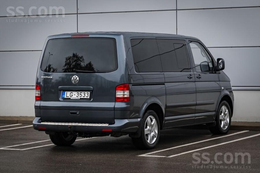 Grey Volkswagen Multivan 2006 in Riga, with an engine capacity of 2.50 L and mileage of 355 thousand km for 7950 €, photo 5 on AUTOMOTO.COM.LV