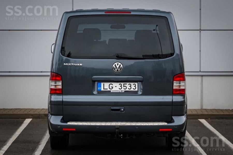 Grey Volkswagen Multivan 2006 in Riga, with an engine capacity of 2.50 L and mileage of 355 thousand km for 7950 €, photo 6 on AUTOMOTO.COM.LV