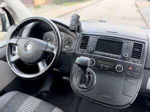 Grey Volkswagen Multivan 2009 in Klaipeda, with an engine capacity of 2.50 L and mileage of 365 thousand km for 6400 €, photo 5 on AUTOMOTO.COM.LV