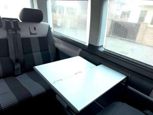 Grey Volkswagen Multivan 2009 in Klaipeda, with an engine capacity of 2.50 L and mileage of 365 thousand km for 6400 €, photo 9 on AUTOMOTO.COM.LV