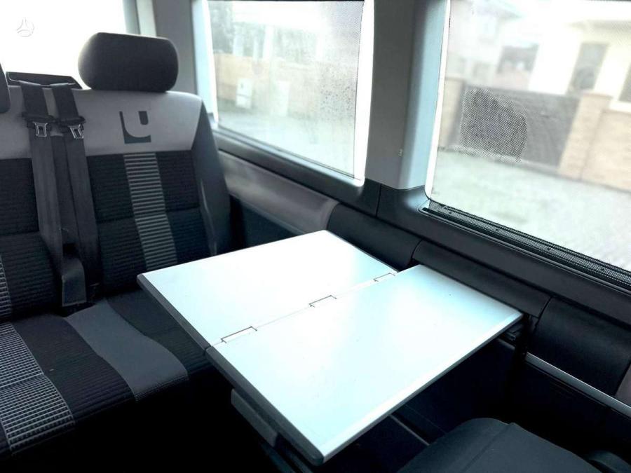 Grey Volkswagen Multivan 2009 in Klaipeda, with an engine capacity of 2.50 L and mileage of 365 thousand km for 6400 €, photo 9 on AUTOMOTO.COM.LV