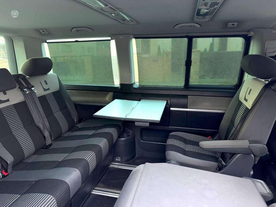 Grey Volkswagen Multivan 2009 in Klaipeda, with an engine capacity of 2.50 L and mileage of 365 thousand km for 6400 €, photo 10 on AUTOMOTO.COM.LV