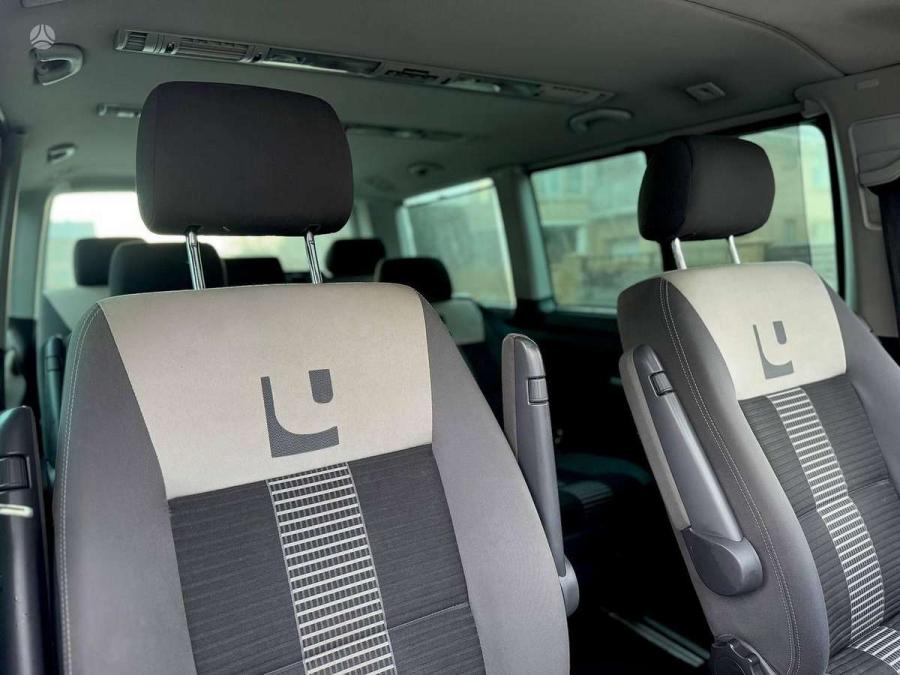Grey Volkswagen Multivan 2009 in Klaipeda, with an engine capacity of 2.50 L and mileage of 365 thousand km for 6400 €, photo 11 on AUTOMOTO.COM.LV