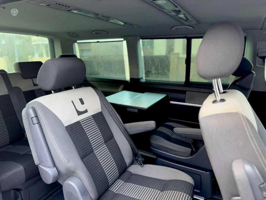 Grey Volkswagen Multivan 2009 in Klaipeda, with an engine capacity of 2.50 L and mileage of 365 thousand km for 6400 €, photo 13 on AUTOMOTO.COM.LV