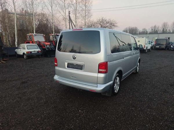 Grey Volkswagen Multivan 2010 in Kretinga, with an engine capacity of 1.97 L and mileage of 450 thousand km for 11750 €, photo 8 on AUTOMOTO.COM.LV