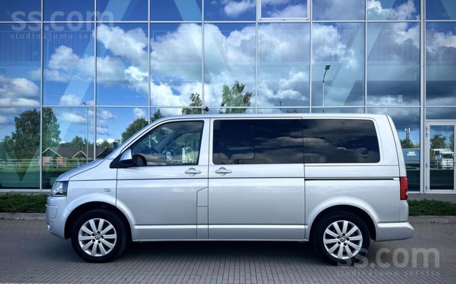 Grey Volkswagen Multivan 2010 in Rezekne, with an engine capacity of 2.00 L and mileage of 284 thousand km for 15990 €, photo 5 on AUTOMOTO.COM.LV