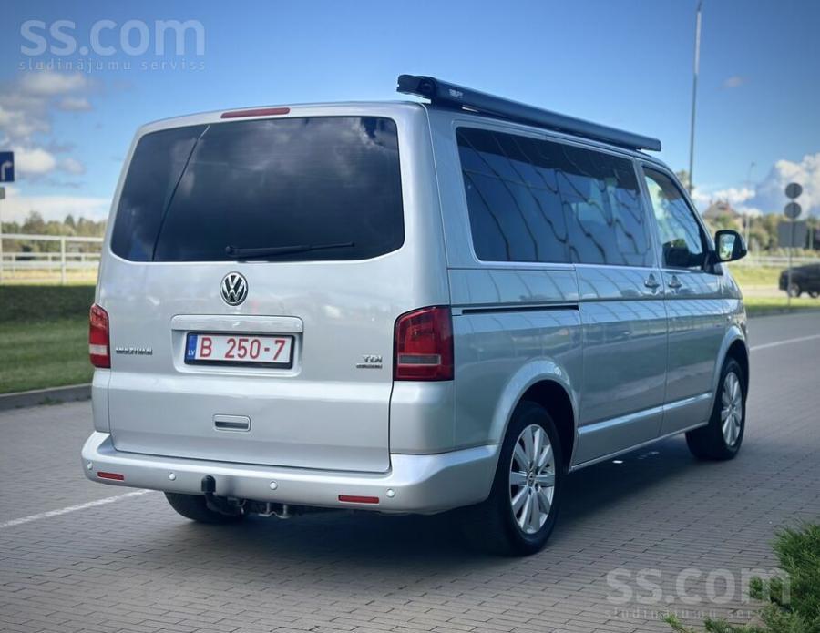 Grey Volkswagen Multivan 2010 in Rezekne, with an engine capacity of 2.00 L and mileage of 284 thousand km for 15990 €, photo 8 on AUTOMOTO.COM.LV