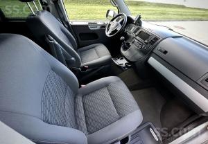 Grey Volkswagen Multivan 2010 in Rezekne, with an engine capacity of 2.00 L and mileage of 284 thousand km for 15990 €, photo 13 on AUTOMOTO.COM.LV