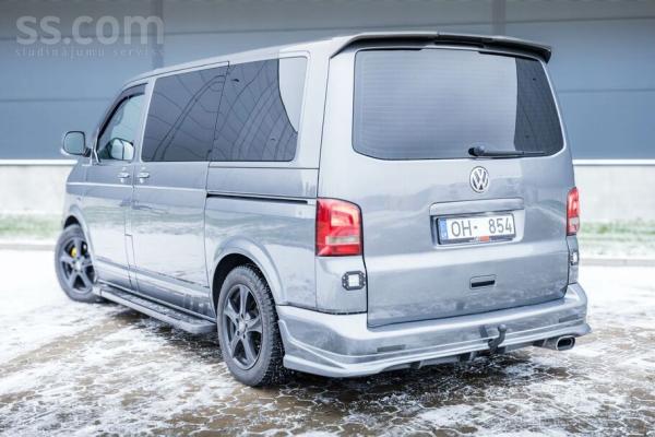 Pelēks Volkswagen Multivan 2011 Rīga, ar dzinēja tilpumu 2.00 L un nobraukumu 277 tūkst. km par 16990 €, foto 6 vietnē AUTOMOTO.COM.LV