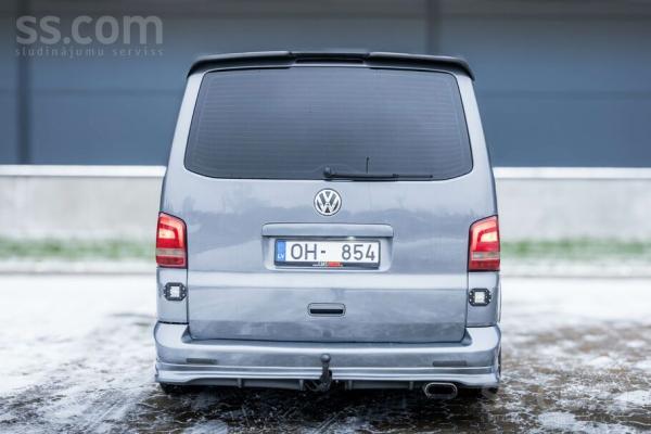 Pelēks Volkswagen Multivan 2011 Rīga, ar dzinēja tilpumu 2.00 L un nobraukumu 277 tūkst. km par 16990 €, foto 10 vietnē AUTOMOTO.COM.LV