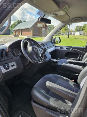 Pelēks Volkswagen Multivan 2013 Alūksne, ar dzinēja tilpumu 2.00 L un nobraukumu 199 tūkst. km par 15000 €, foto 5 vietnē AUTOMOTO.COM.LV