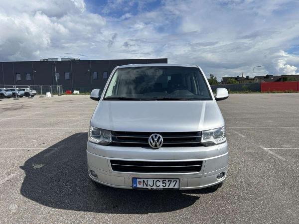 Grey Volkswagen Multivan 2014 in Vilnius, with an engine capacity of 2.00 L and mileage of 260 thousand km for 19300 €, photo 3 on AUTOMOTO.COM.LV