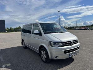 Grey Volkswagen Multivan 2014 in Vilnius, with an engine capacity of 2.00 L and mileage of 260 thousand km for 19300 €, photo 7 on AUTOMOTO.COM.LV
