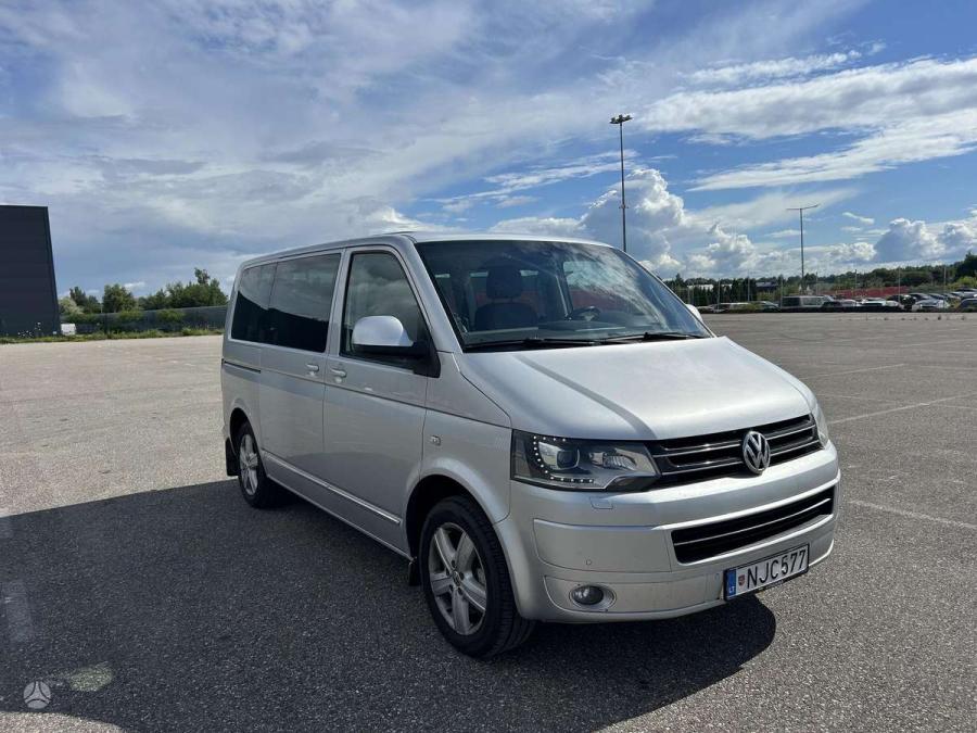 Grey Volkswagen Multivan 2014 in Vilnius, with an engine capacity of 2.00 L and mileage of 260 thousand km for 19300 €, photo 7 on AUTOMOTO.COM.LV