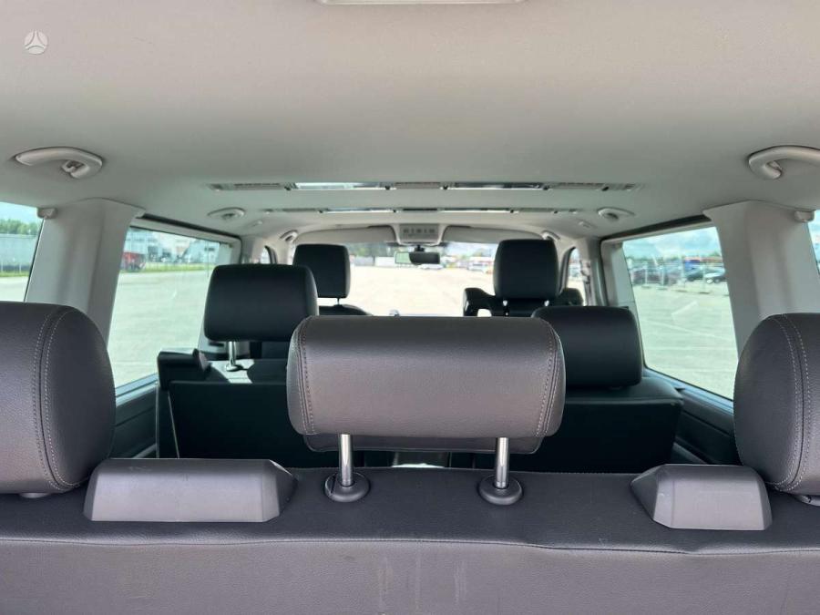 Grey Volkswagen Multivan 2014 in Vilnius, with an engine capacity of 2.00 L and mileage of 260 thousand km for 19300 €, photo 21 on AUTOMOTO.COM.LV
