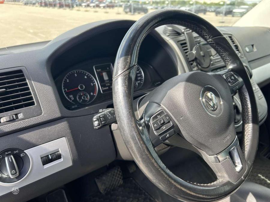 Grey Volkswagen Multivan 2014 in Vilnius, with an engine capacity of 2.00 L and mileage of 260 thousand km for 19300 €, photo 27 on AUTOMOTO.COM.LV