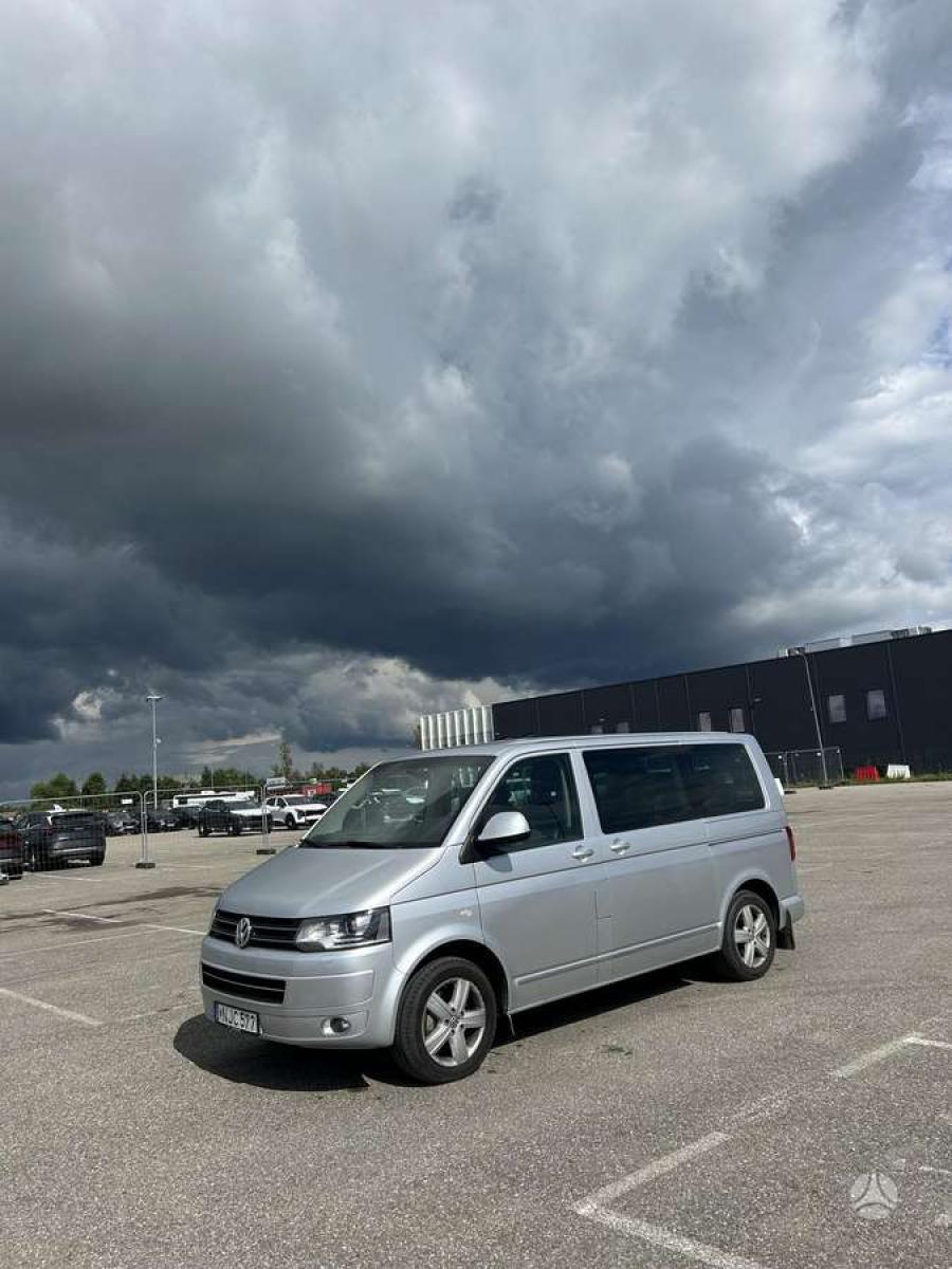 Grey Volkswagen Multivan 2014 in Vilnius, with an engine capacity of 2.00 L and mileage of 260 thousand km for 19300 €, photo 42 on AUTOMOTO.COM.LV